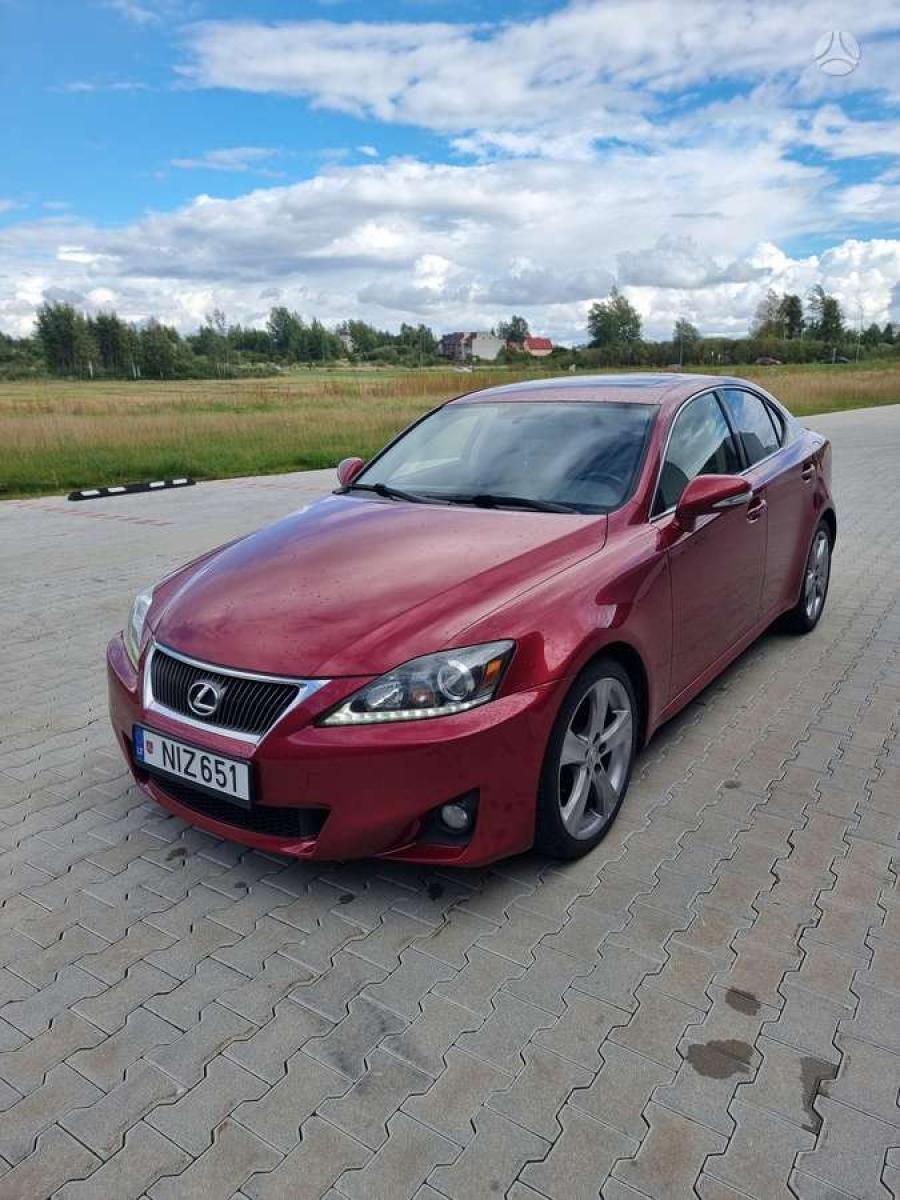 Red Lexus LS 250 2012 in Siauliai, with an engine capacity of 2.50 L and mileage of 214 thousand km for 7500 €, photo 4 on AUTOMOTO.COM.LV