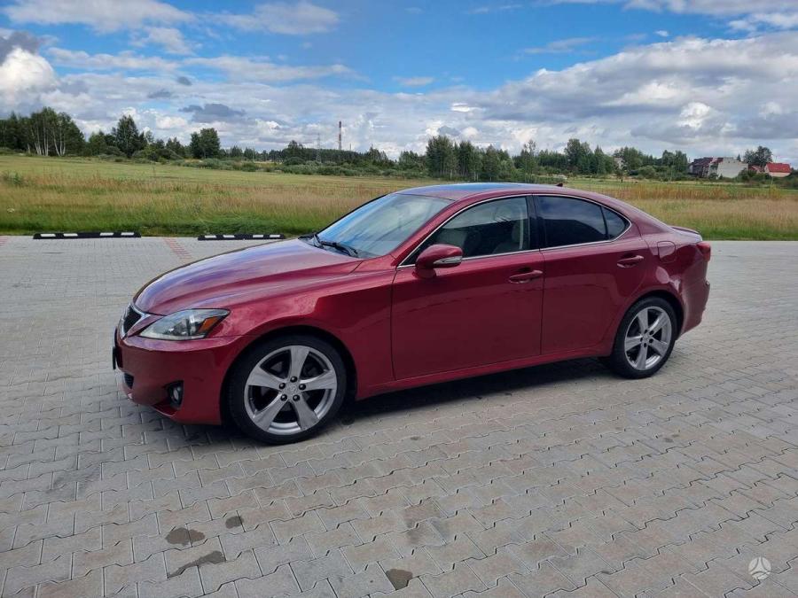 Red Lexus LS 250 2012 in Siauliai, with an engine capacity of 2.50 L and mileage of 214 thousand km for 7500 €, photo 7 on AUTOMOTO.COM.LV
