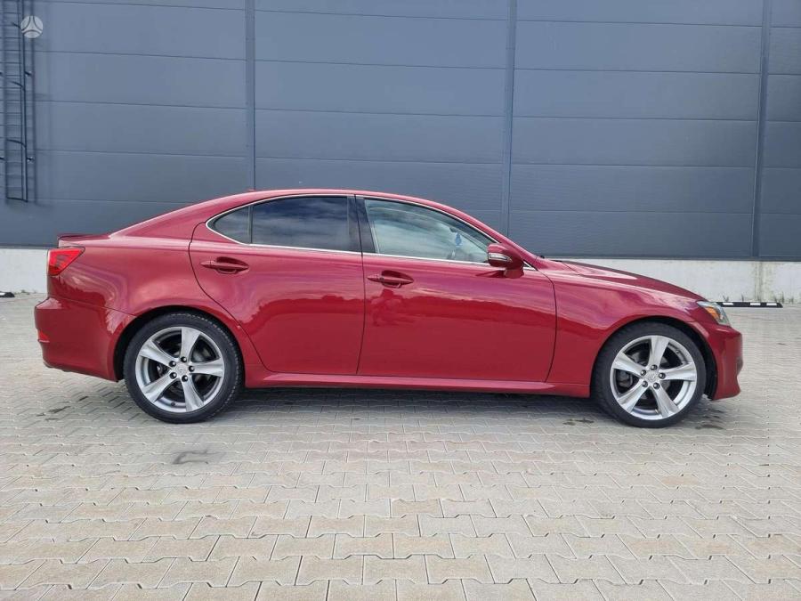 Red Lexus LS 250 2012 in Siauliai, with an engine capacity of 2.50 L and mileage of 214 thousand km for 7500 €, photo 14 on AUTOMOTO.COM.LV