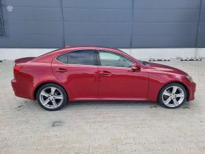 Red Lexus LS 250 2012 in Siauliai, with an engine capacity of 2.50 L and mileage of 214 thousand km for 7500 €, photo 16 on AUTOMOTO.COM.LV