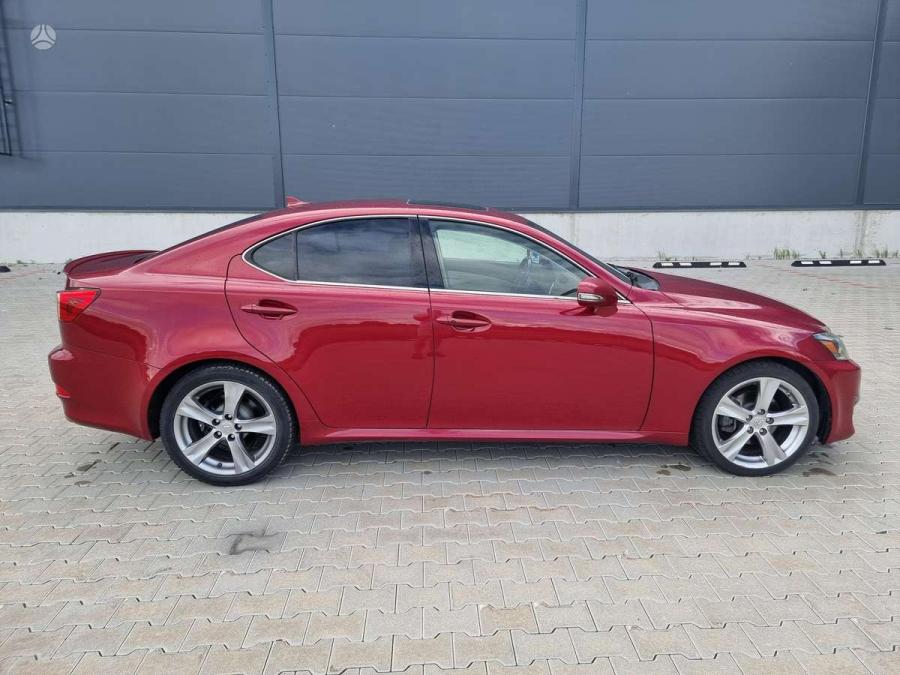 Red Lexus LS 250 2012 in Siauliai, with an engine capacity of 2.50 L and mileage of 214 thousand km for 7500 €, photo 16 on AUTOMOTO.COM.LV