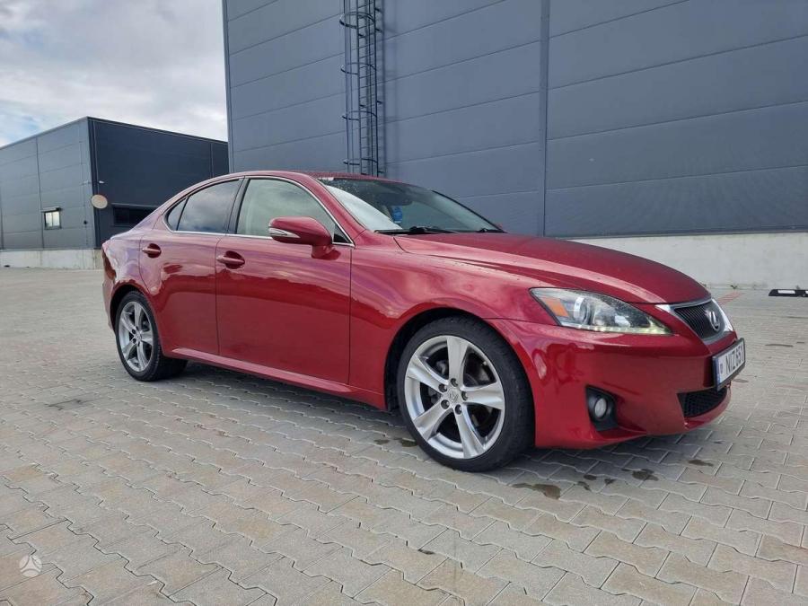 Red Lexus LS 250 2012 in Siauliai, with an engine capacity of 2.50 L and mileage of 214 thousand km for 7500 €, photo 17 on AUTOMOTO.COM.LV