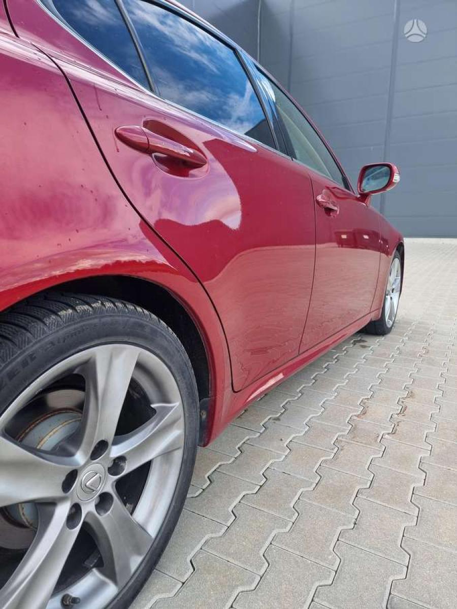 Red Lexus LS 250 2012 in Siauliai, with an engine capacity of 2.50 L and mileage of 214 thousand km for 7500 €, photo 18 on AUTOMOTO.COM.LV