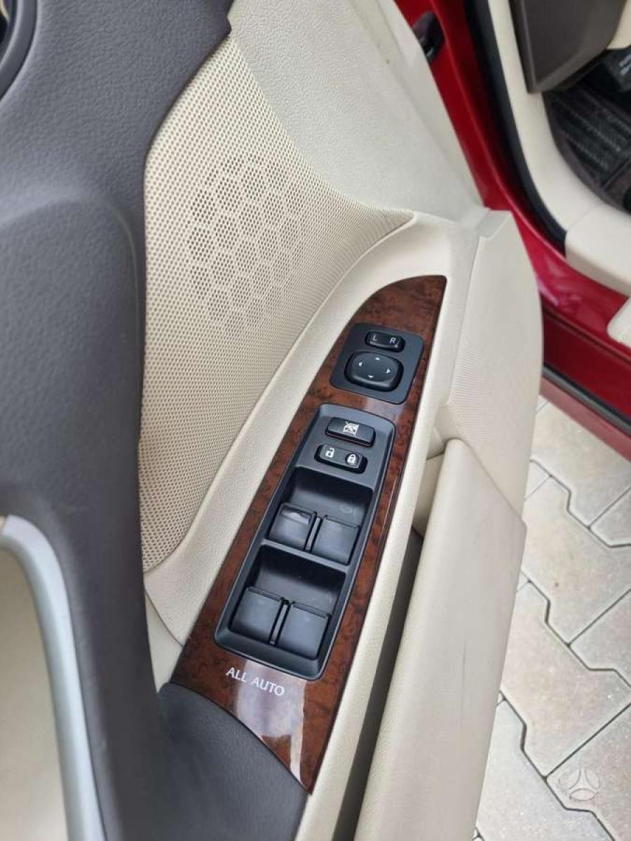 Red Lexus LS 250 2012 in Siauliai, with an engine capacity of 2.50 L and mileage of 214 thousand km for 7500 €, photo 25 on AUTOMOTO.COM.LV
