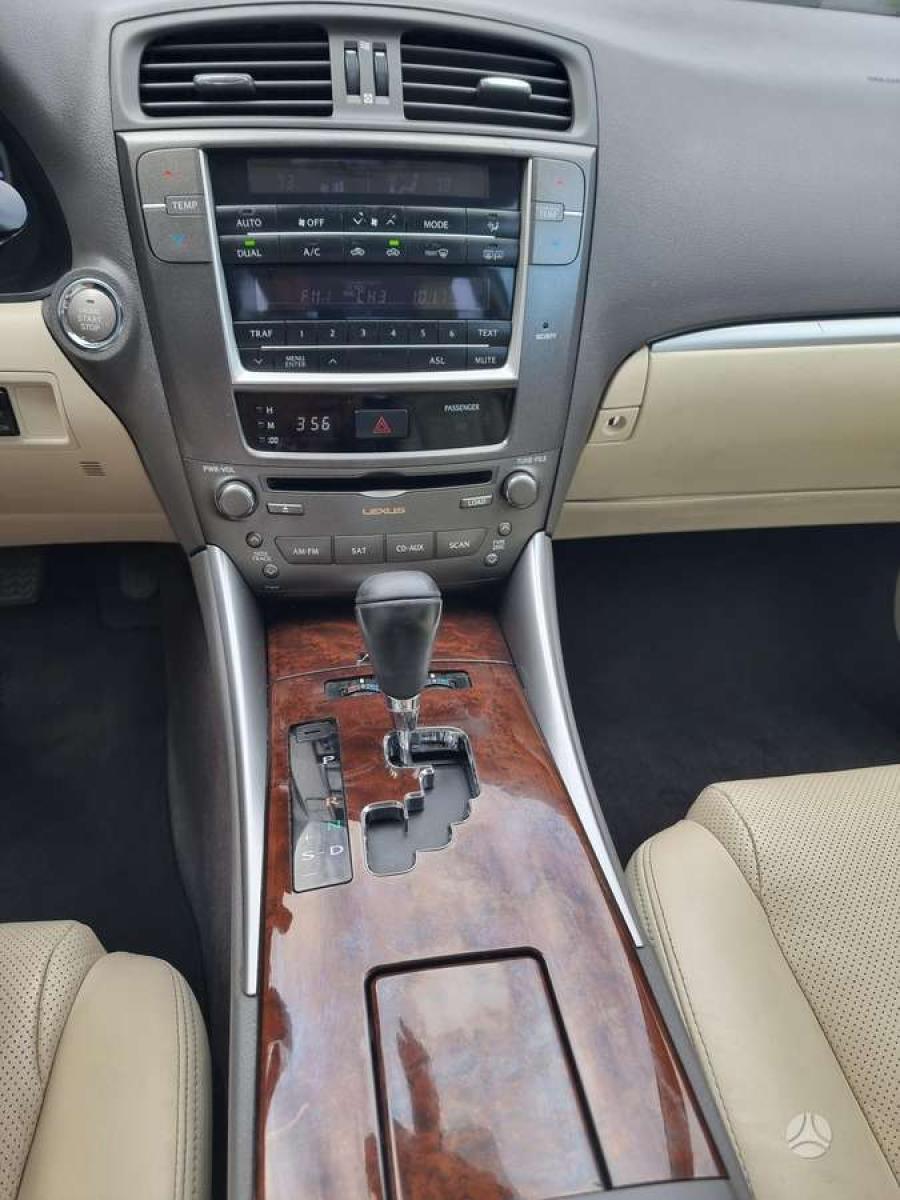 Red Lexus LS 250 2012 in Siauliai, with an engine capacity of 2.50 L and mileage of 214 thousand km for 7500 €, photo 33 on AUTOMOTO.COM.LV
