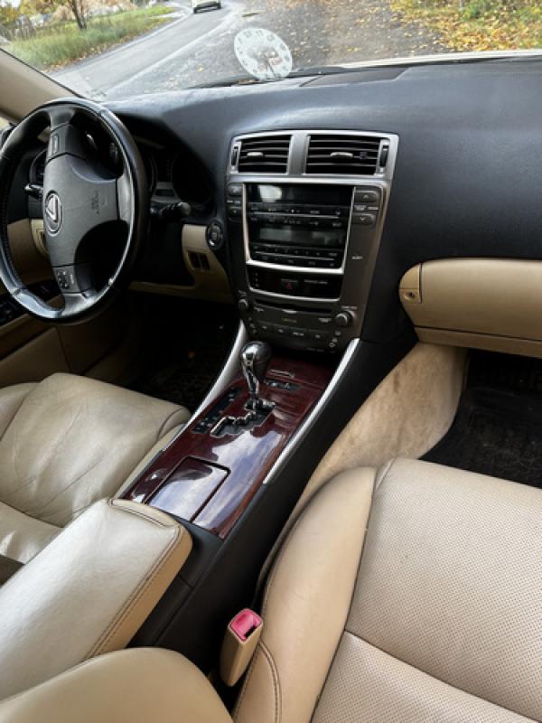 Lexus LS 250 2007 in Tallinn, with an engine capacity of 0.00 L and mileage of 171 thousand km for 3900 €, photo 8 on AUTOMOTO.COM.LV