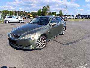 Lexus LS 250 2009 Viļņa, ar dzinēja tilpumu 2.50 L un nobraukumu 223 tūkst. km par 4000 €, foto  vietnē AUTOMOTO.COM.LV