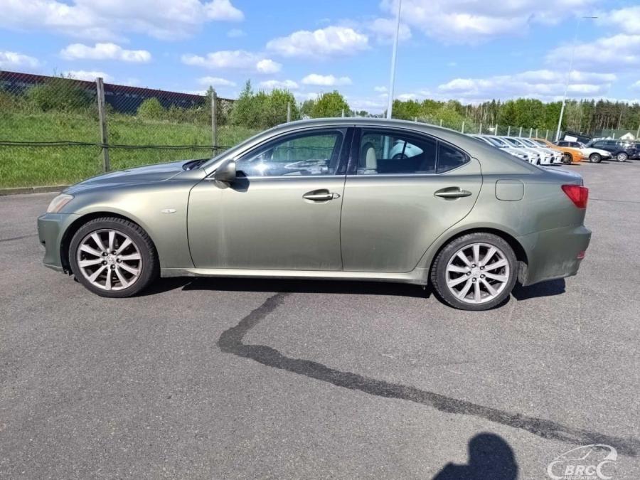 Lexus LS 250 2009 Viļņa, ar dzinēja tilpumu 2.50 L un nobraukumu 223 tūkst. km par 4000 €, foto 3 vietnē AUTOMOTO.COM.LV