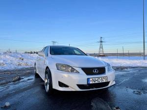 White Lexus LS 250 2006 in Panevezys, with an engine capacity of 2.50 L and mileage of 303 thousand km for 2499 €, photo 3 on AUTOMOTO.COM.LV
