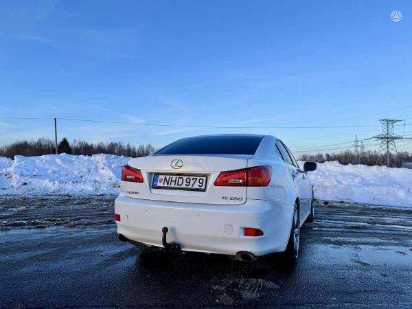 Balts Lexus LS 250 2006 Panevēža, ar dzinēja tilpumu 2.50 L un nobraukumu 303 tūkst. km par 2499 €, foto 6 vietnē AUTOMOTO.COM.LV