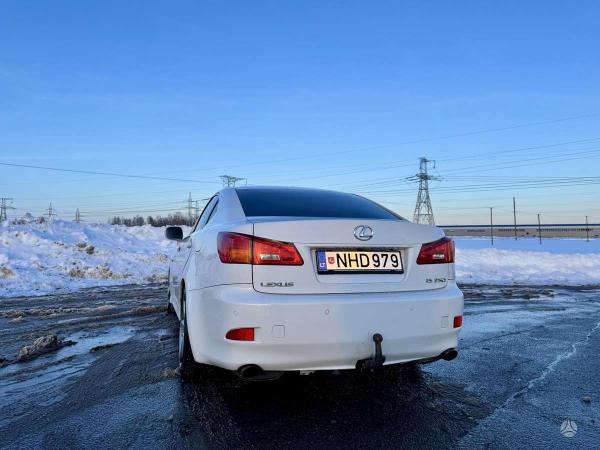 Balts Lexus LS 250 2006 Panevēža, ar dzinēja tilpumu 2.50 L un nobraukumu 303 tūkst. km par 2499 €, foto 7 vietnē AUTOMOTO.COM.LV