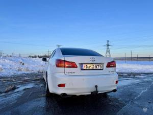 White Lexus LS 250 2006 in Panevezys, with an engine capacity of 2.50 L and mileage of 303 thousand km for 2499 €, photo 7 on AUTOMOTO.COM.LV