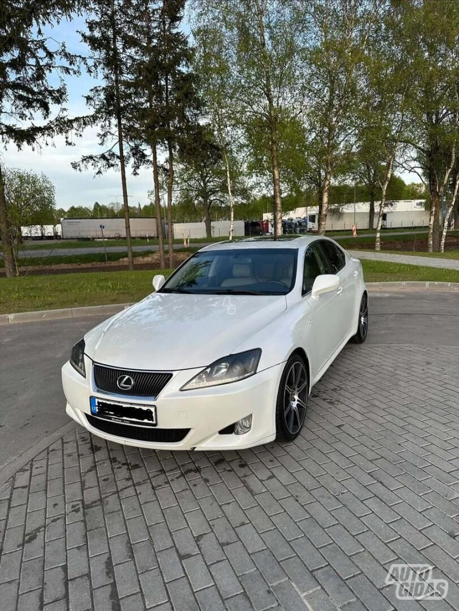 White Lexus LS 250 2006 in Vilnius, with an engine capacity of 2.50 L and mileage of 197 thousand km for 4900 €, photo 1 on AUTOMOTO.COM.LV
