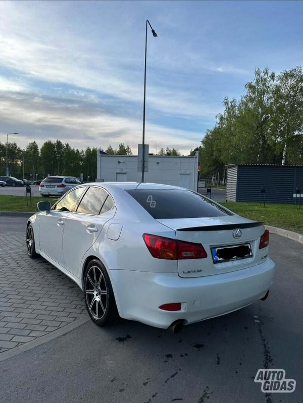 White Lexus LS 250 2006 in Vilnius, with an engine capacity of 2.50 L and mileage of 197 thousand km for 4900 €, photo 2 on AUTOMOTO.COM.LV