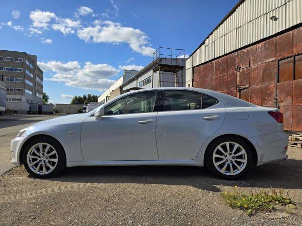 Balts Lexus LS 250 2006 Šauļi, ar dzinēja tilpumu 2.50 L un nobraukumu 238 tūkst. km par 5000 €, foto 7 vietnē AUTOMOTO.COM.LV
