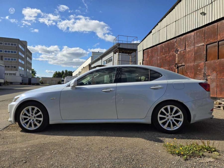 Balts Lexus LS 250 2006 Šauļi, ar dzinēja tilpumu 2.50 L un nobraukumu 238 tūkst. km par 5000 €, foto 8 vietnē AUTOMOTO.COM.LV