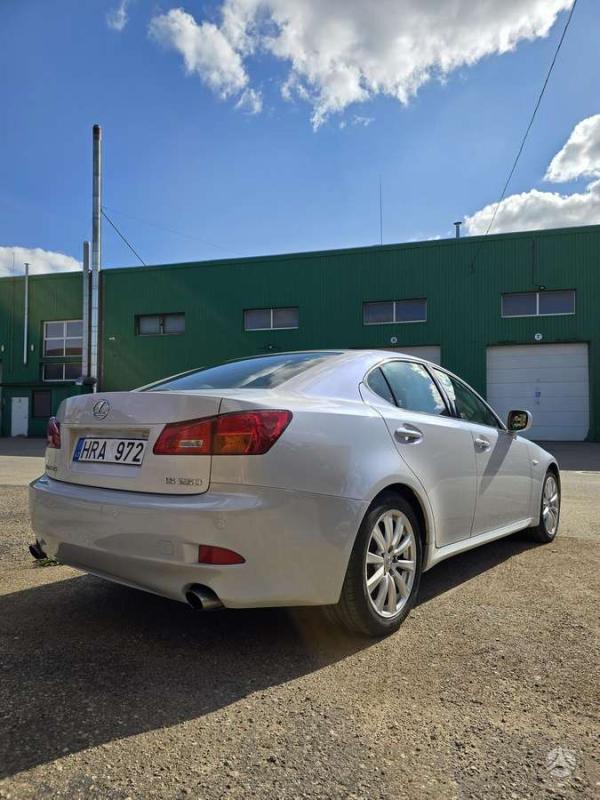 Balts Lexus LS 250 2006 Šauļi, ar dzinēja tilpumu 2.50 L un nobraukumu 238 tūkst. km par 5000 €, foto 8 vietnē AUTOMOTO.COM.LV