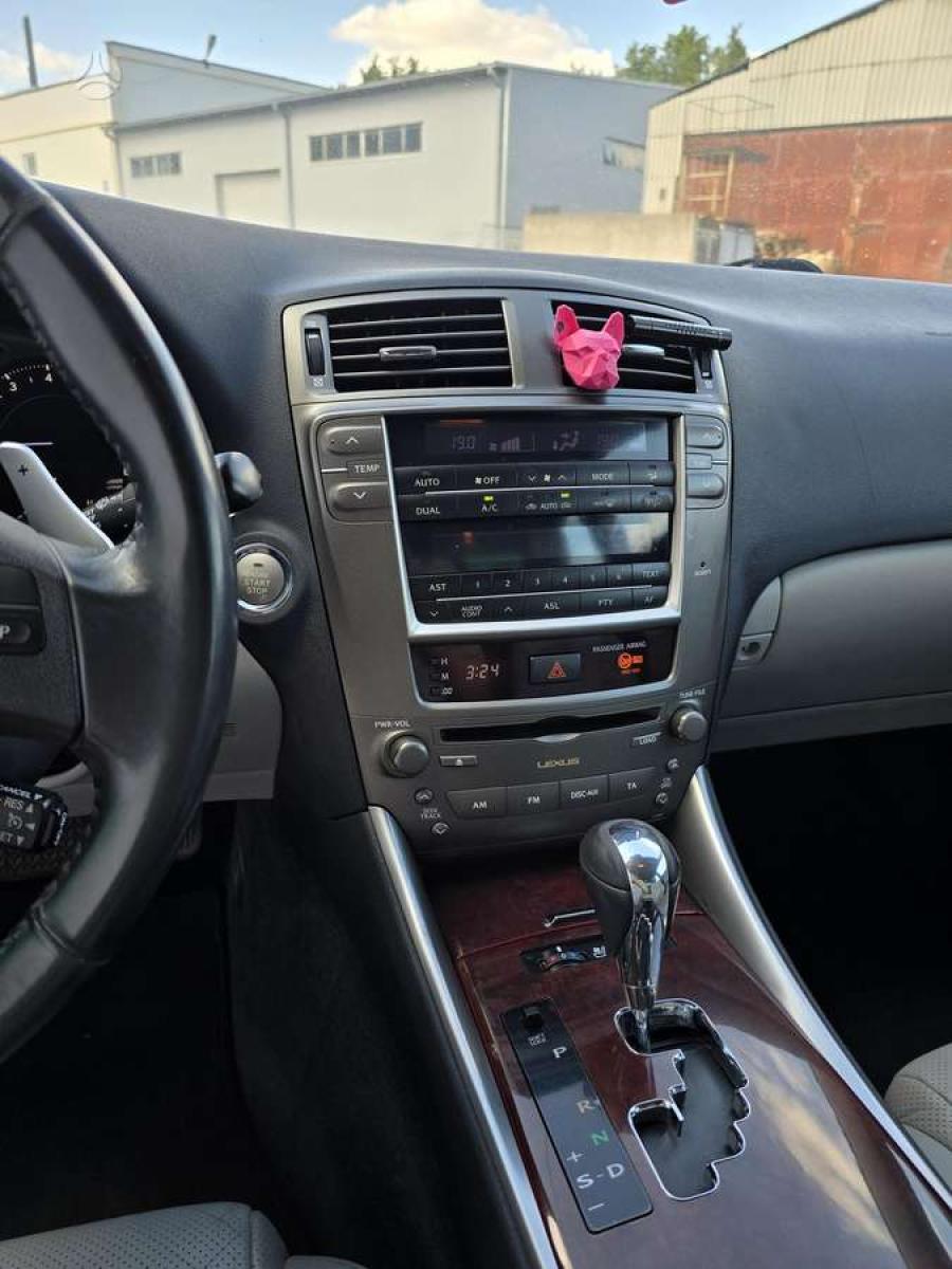 Balts Lexus LS 250 2006 Šauļi, ar dzinēja tilpumu 2.50 L un nobraukumu 238 tūkst. km par 5000 €, foto 16 vietnē AUTOMOTO.COM.LV