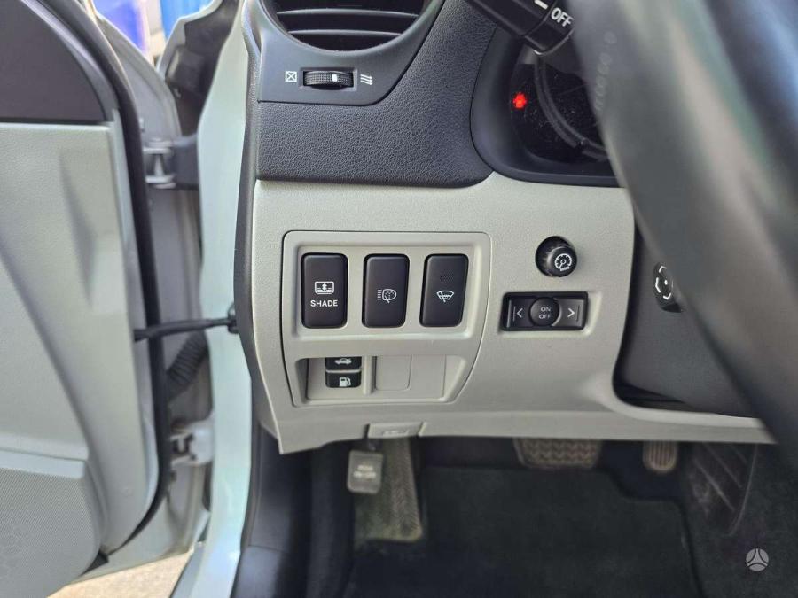Balts Lexus LS 250 2006 Šauļi, ar dzinēja tilpumu 2.50 L un nobraukumu 238 tūkst. km par 5000 €, foto 18 vietnē AUTOMOTO.COM.LV