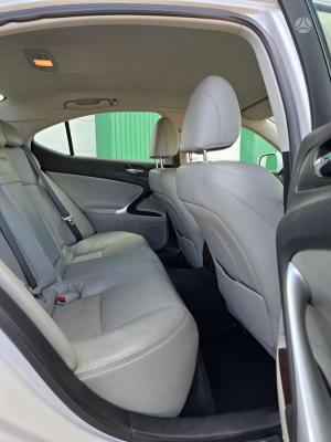 Balts Lexus LS 250 2006 Šauļi, ar dzinēja tilpumu 2.50 L un nobraukumu 238 tūkst. km par 5000 €, foto 24 vietnē AUTOMOTO.COM.LV