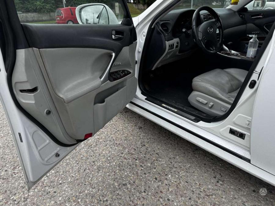 Balts Lexus LS 250 2007 Ukmergė, ar dzinēja tilpumu 2.50 L un nobraukumu 310 tūkst. km par 1450 €, foto 9 vietnē AUTOMOTO.COM.LV
