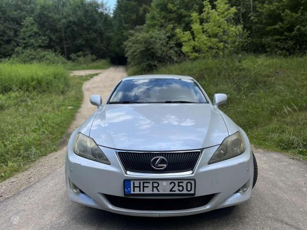 Balts Lexus LS 250 2007 Viļņa, ar dzinēja tilpumu 2.50 L un nobraukumu 176 tūkst. km par 1400 €, foto 2 vietnē AUTOMOTO.COM.LV