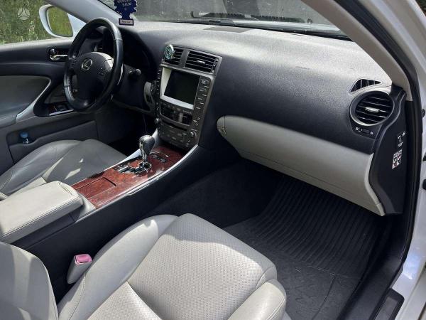 Balts Lexus LS 250 2007 Viļņa, ar dzinēja tilpumu 2.50 L un nobraukumu 176 tūkst. km par 1400 €, foto 10 vietnē AUTOMOTO.COM.LV