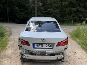 White Lexus LS 250 2007 in Vilnius, with an engine capacity of 2.50 L and mileage of 171 thousand km for 1400 €, photo 6 on AUTOMOTO.COM.LV