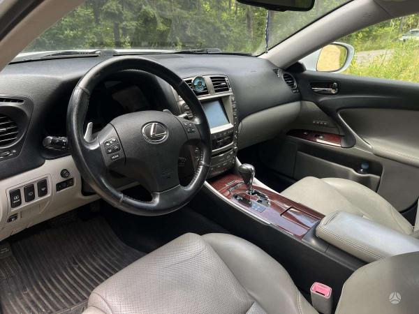 Balts Lexus LS 250 2007 Viļņa, ar dzinēja tilpumu 2.50 L un nobraukumu 171 tūkst. km par 1400 €, foto 8 vietnē AUTOMOTO.COM.LV