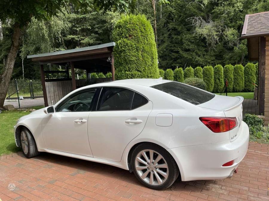 White Lexus LS 250 2009 in Vilnius, with an engine capacity of 0.00 L and mileage of 156 thousand km for 5200 €, photo 1 on AUTOMOTO.COM.LV