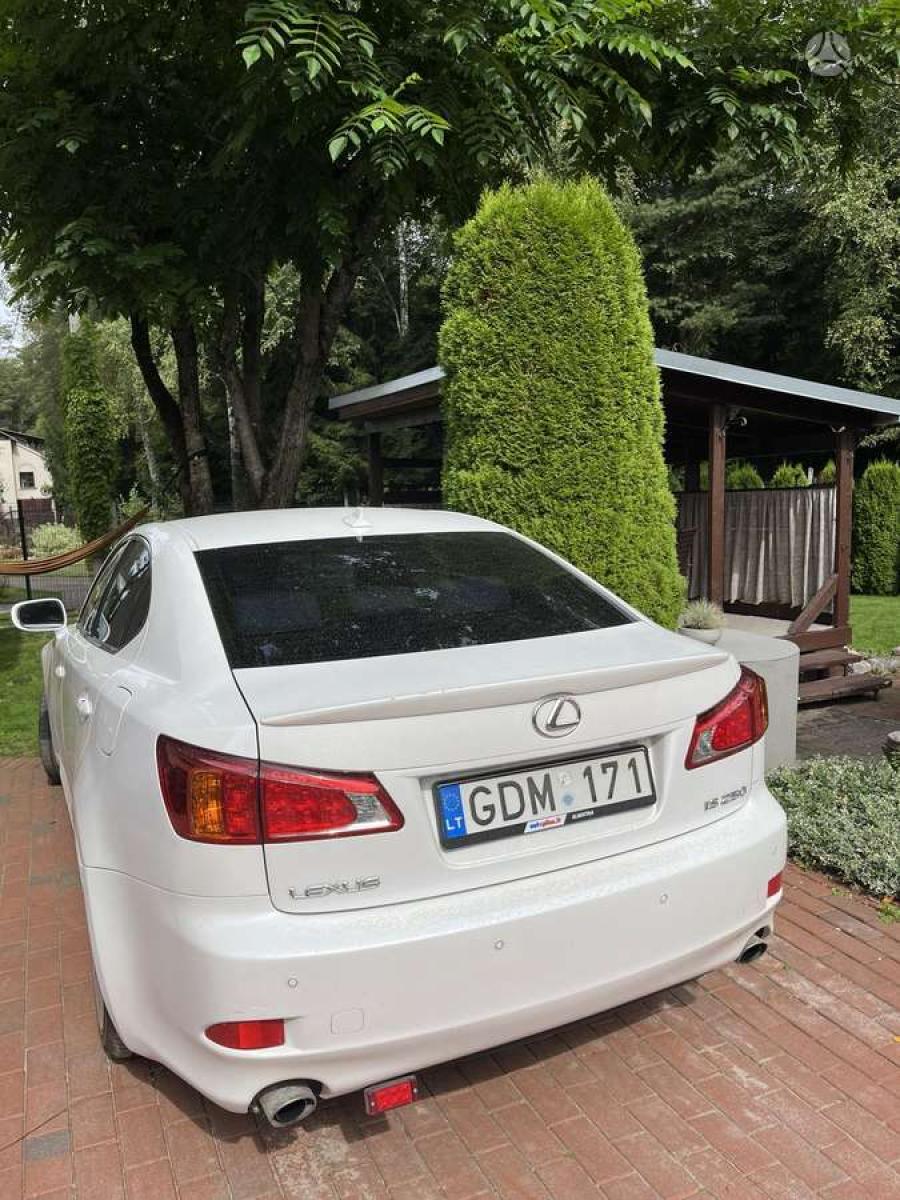 White Lexus LS 250 2009 in Vilnius, with an engine capacity of 0.00 L and mileage of 156 thousand km for 5200 €, photo 3 on AUTOMOTO.COM.LV