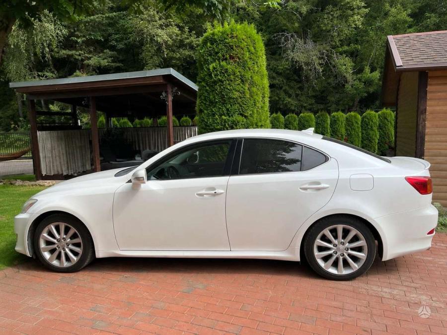 White Lexus LS 250 2009 in Vilnius, with an engine capacity of 0.00 L and mileage of 156 thousand km for 5200 €, photo 4 on AUTOMOTO.COM.LV