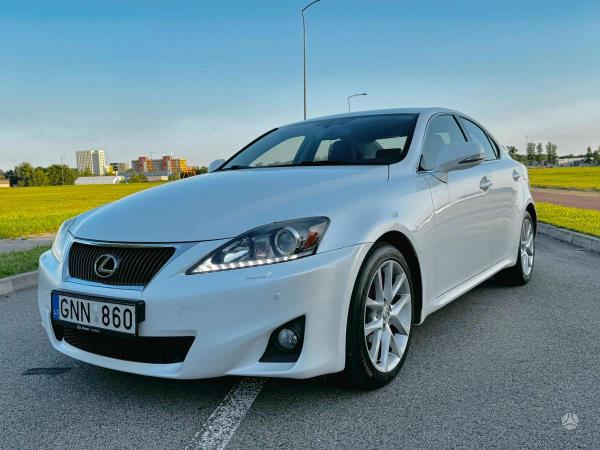 White Lexus LS 250 2011 in Kaunas, with an engine capacity of 2.50 L and mileage of 215 thousand km for 6900 €, photo 4 on AUTOMOTO.COM.LV