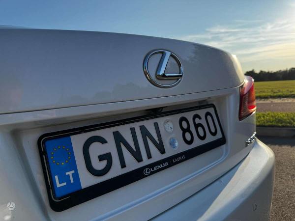 White Lexus LS 250 2011 in Kaunas, with an engine capacity of 2.50 L and mileage of 215 thousand km for 6900 €, photo 7 on AUTOMOTO.COM.LV