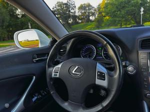 White Lexus LS 250 2011 in Kaunas, with an engine capacity of 2.50 L and mileage of 215 thousand km for 6900 €, photo 19 on AUTOMOTO.COM.LV