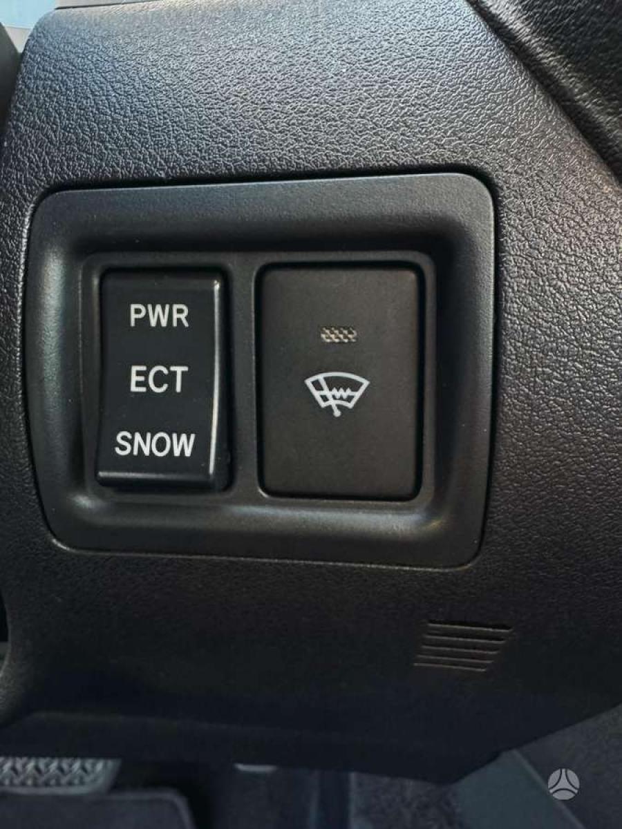 White Lexus LS 250 2011 in Kaunas, with an engine capacity of 2.50 L and mileage of 215 thousand km for 6900 €, photo 21 on AUTOMOTO.COM.LV