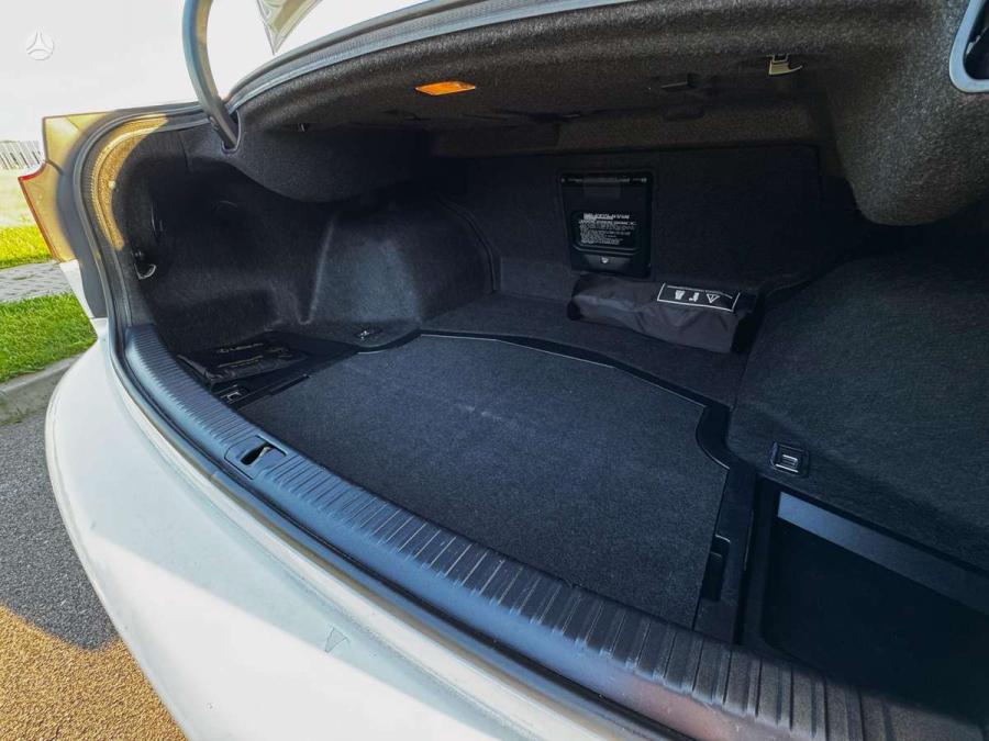 White Lexus LS 250 2011 in Kaunas, with an engine capacity of 2.50 L and mileage of 215 thousand km for 6900 €, photo 31 on AUTOMOTO.COM.LV