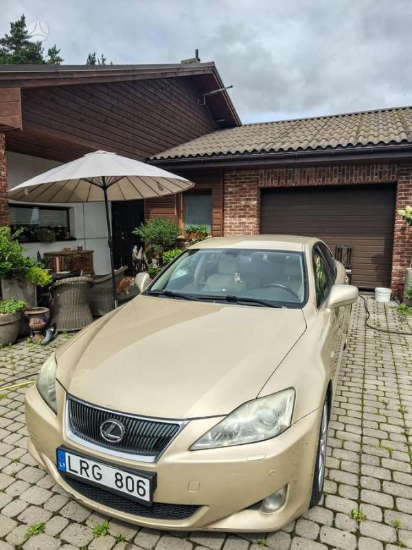 Yellow Lexus LS 250 2006 in Ukmerge, with an engine capacity of 2.50 L and mileage of 274 thousand km for 1450 €, photo 1 on AUTOMOTO.COM.LV