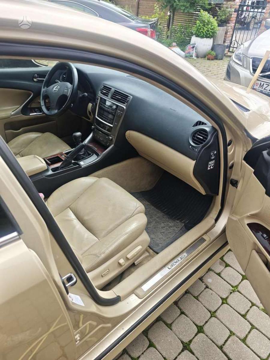Желтый Лексус LS 250 2006 в Укмерге, объемом двигателя 2.50 л и пробегом 274 тыс. км за 1450 €, фото 13 на AUTOMOTO.COM.LV