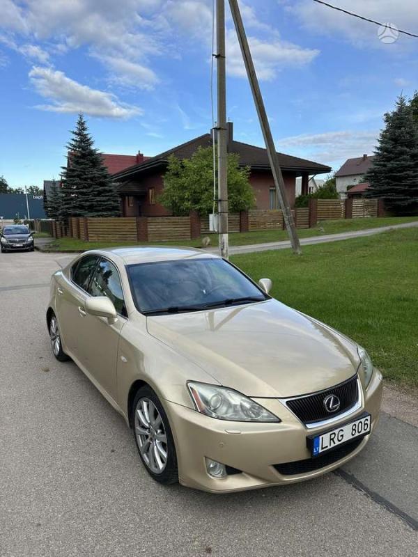 Yellow Lexus LS 250 2007 in Vilnius, with an engine capacity of 2.50 L and mileage of 273 thousand km for 3450 €, photo 2 on AUTOMOTO.COM.LV
