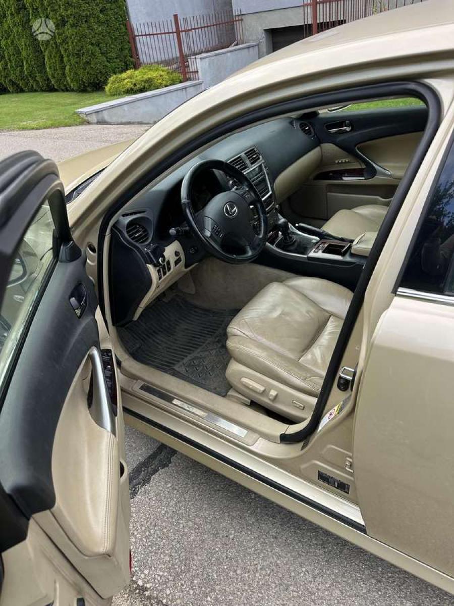 Dzeltens Lexus LS 250 2007 Viļņa, ar dzinēja tilpumu 2.50 L un nobraukumu 273 tūkst. km par 3450 €, foto 10 vietnē AUTOMOTO.COM.LV