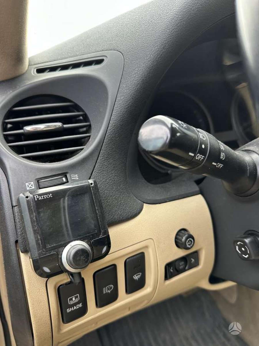 Dzeltens Lexus LS 250 2007 Viļņa, ar dzinēja tilpumu 2.50 L un nobraukumu 273 tūkst. km par 3450 €, foto 13 vietnē AUTOMOTO.COM.LV