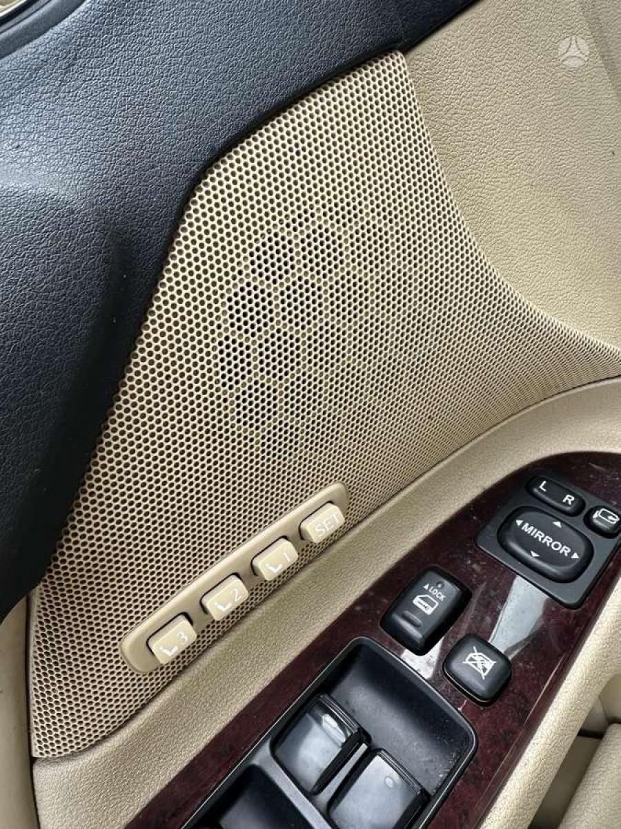Dzeltens Lexus LS 250 2007 Viļņa, ar dzinēja tilpumu 2.50 L un nobraukumu 273 tūkst. km par 3450 €, foto 14 vietnē AUTOMOTO.COM.LV