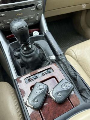 Dzeltens Lexus LS 250 2007 Viļņa, ar dzinēja tilpumu 2.50 L un nobraukumu 273 tūkst. km par 3450 €, foto 15 vietnē AUTOMOTO.COM.LV