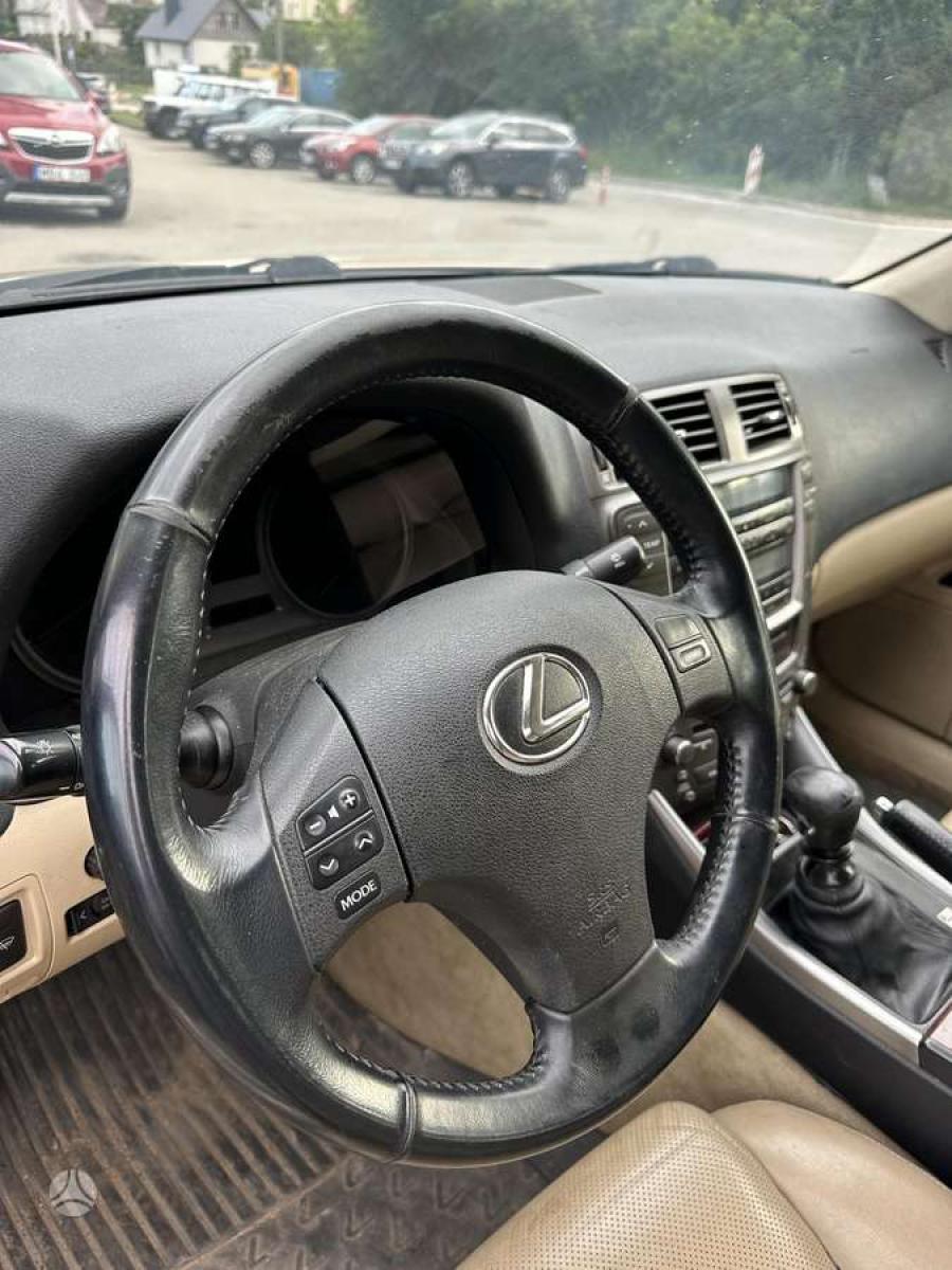 Dzeltens Lexus LS 250 2007 Viļņa, ar dzinēja tilpumu 2.50 L un nobraukumu 273 tūkst. km par 3450 €, foto 16 vietnē AUTOMOTO.COM.LV