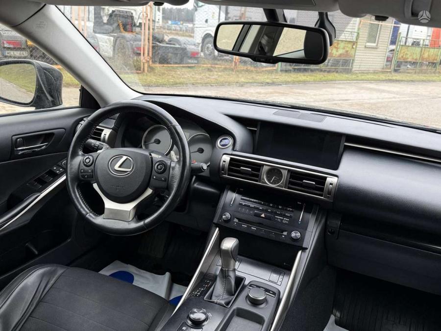 Black Lexus LS 300h 2013 in Vilnius, with an engine capacity of 2.50 L and mileage of 252 thousand km for 12200 €, photo 12 on AUTOMOTO.COM.LV