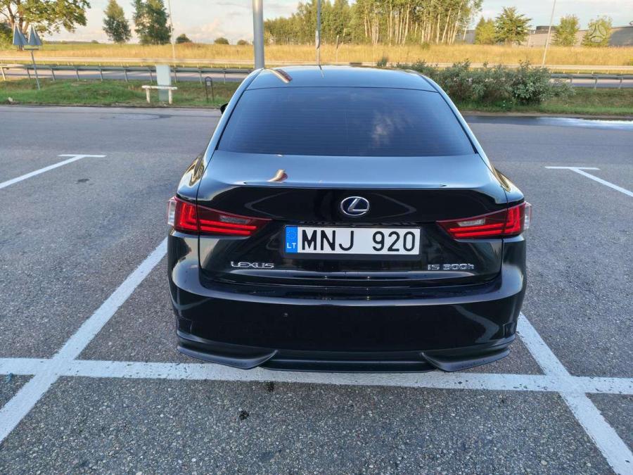 Melns Lexus LS 300h 2013 Viļņa, ar dzinēja tilpumu 2.49 L un nobraukumu 329 tūkst. km par 10000 €, foto 3 vietnē AUTOMOTO.COM.LV