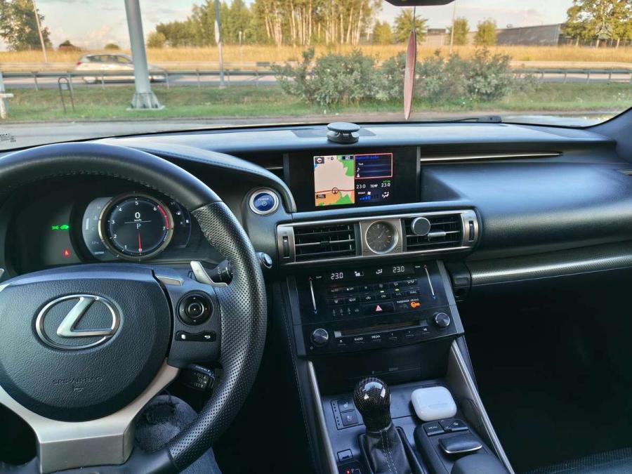 Melns Lexus LS 300h 2013 Viļņa, ar dzinēja tilpumu 2.49 L un nobraukumu 329 tūkst. km par 10000 €, foto 8 vietnē AUTOMOTO.COM.LV
