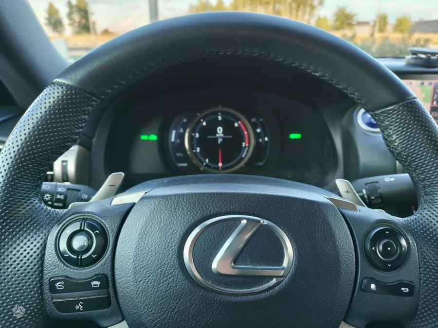 Melns Lexus LS 300h 2013 Viļņa, ar dzinēja tilpumu 2.49 L un nobraukumu 329 tūkst. km par 10000 €, foto 9 vietnē AUTOMOTO.COM.LV