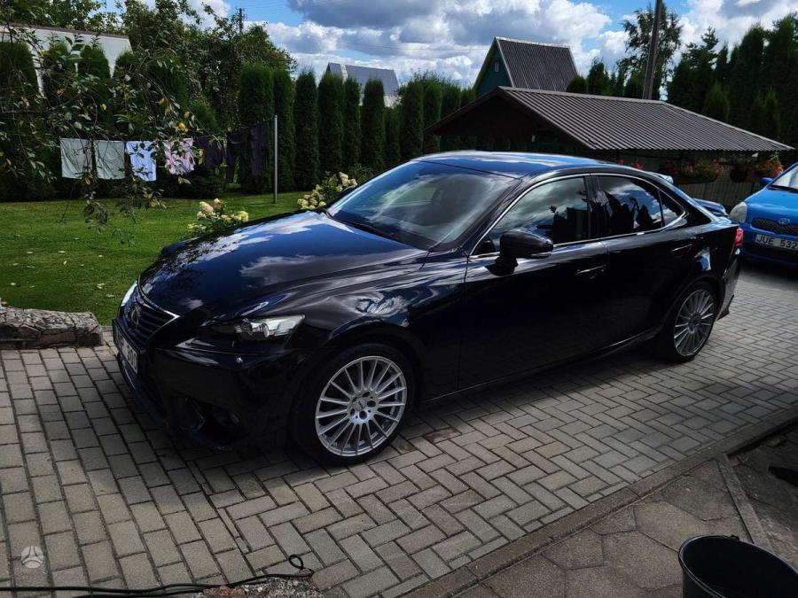 Melns Lexus LS 300h 2013 Klaipėda, ar dzinēja tilpumu 2.49 L un nobraukumu 305 tūkst. km par 11500 €, foto 1 vietnē AUTOMOTO.COM.LV